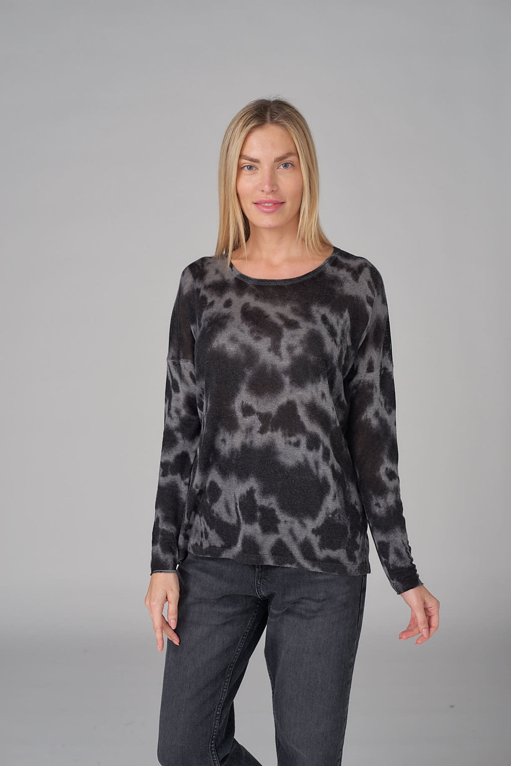 Black Marble Print Boxy Crew – Kokun